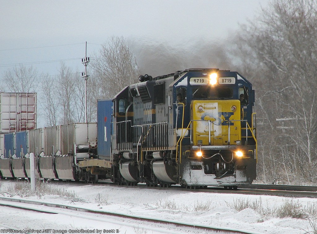 CSX 8719 Q159 10:35 am